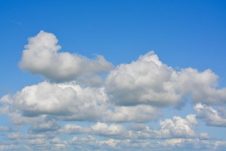 Nubes Estratos: [Concepto, Características y Tipos]🌨